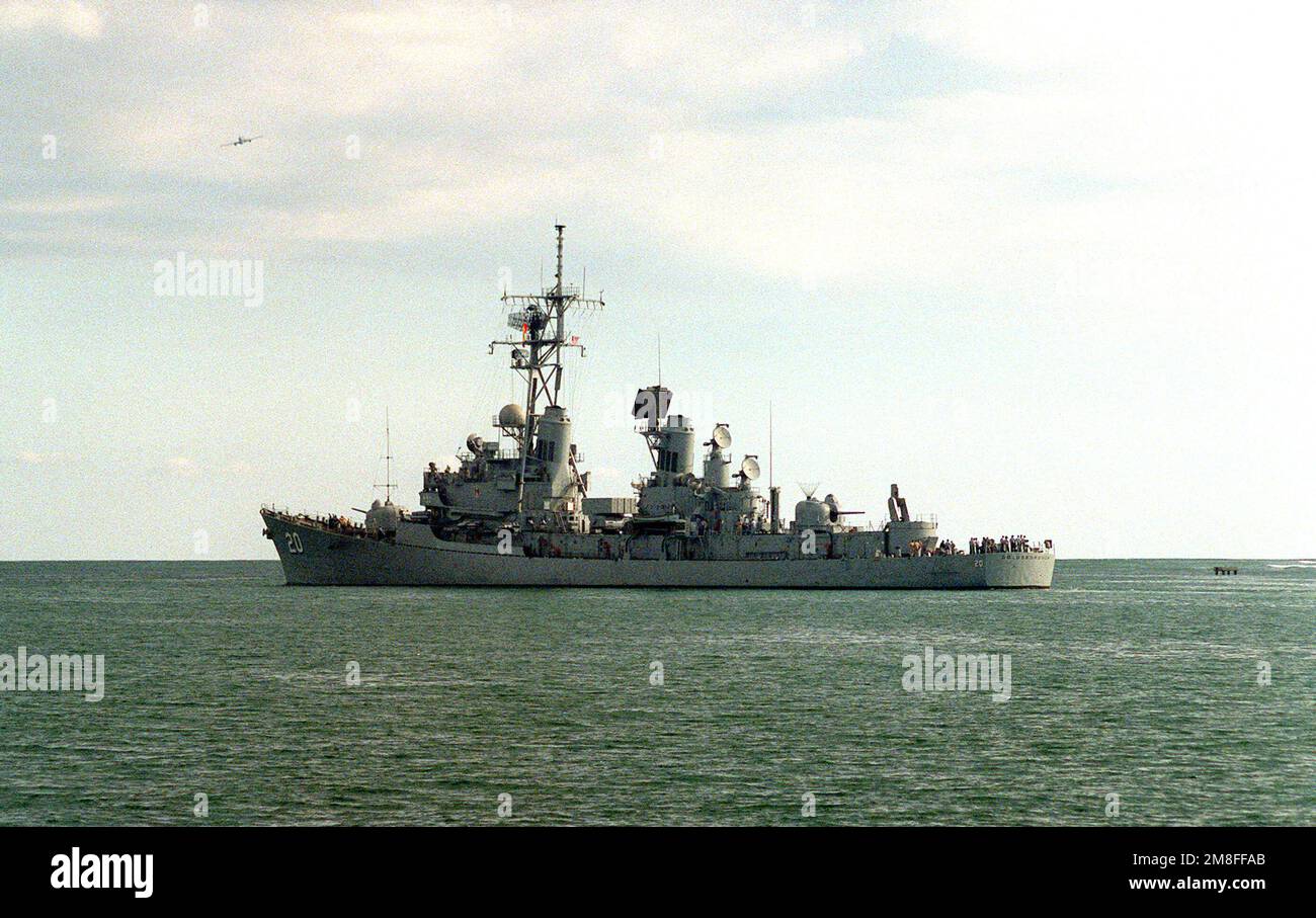 A port view of the guided missile destroyer USS GOLDSBOROUGH (DDG-20 ...