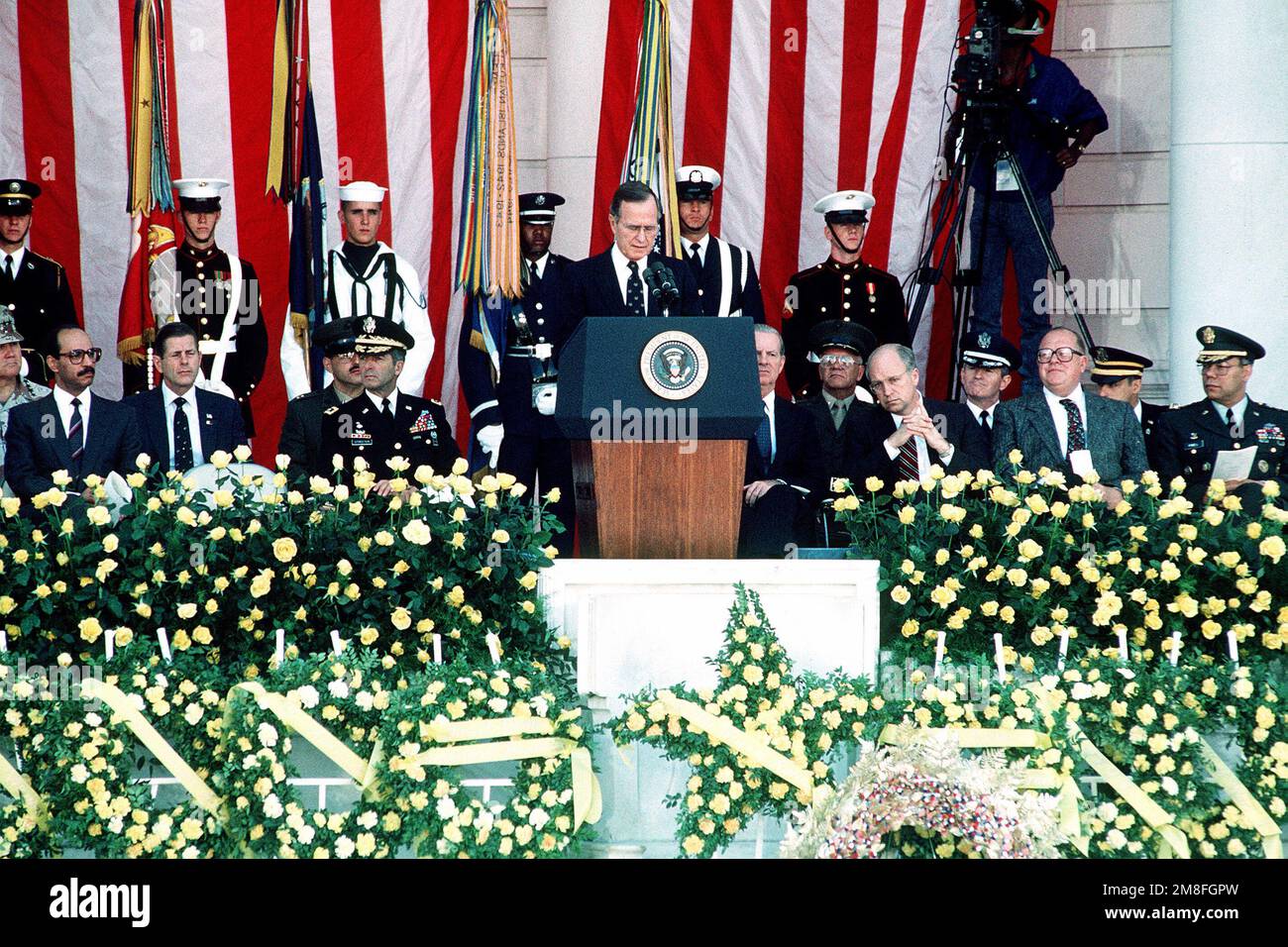President George Bush speaks at the Arlington National Cemetery ...