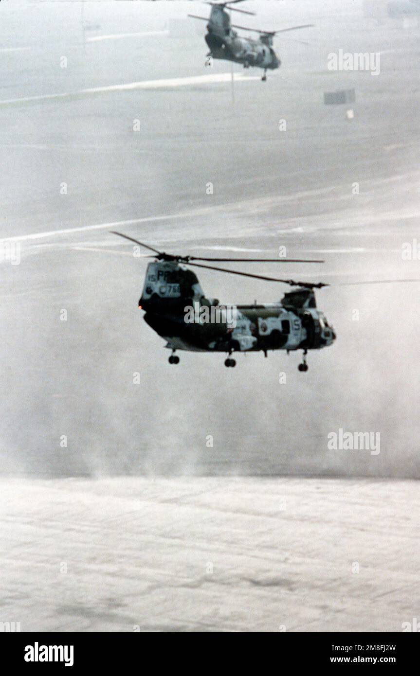 Marine Medium Helicopter Squadron 364 (HMM-364) CH-46E Sea Knight ...