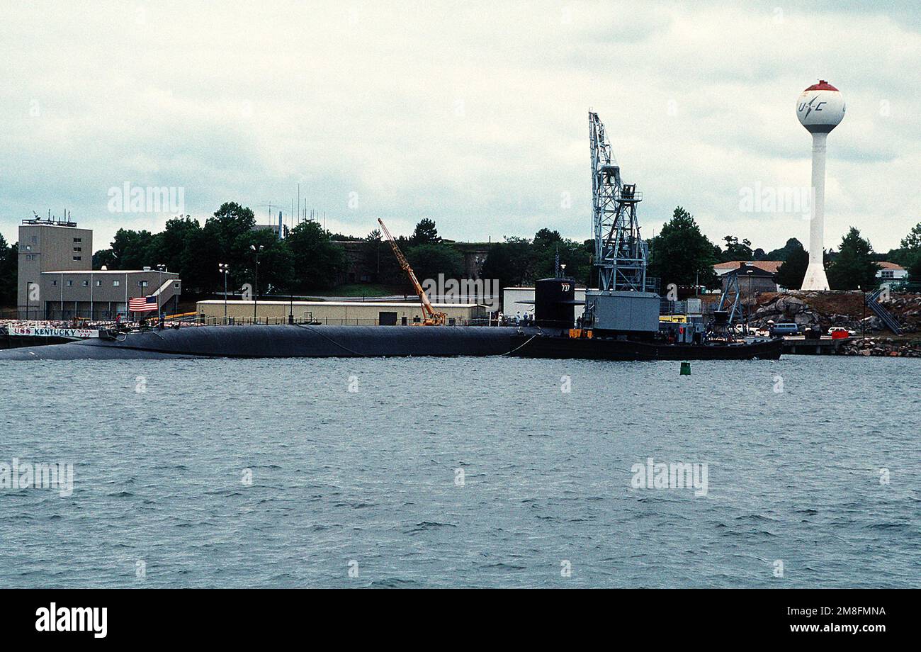 New london ct state pier hi-res stock photography and images - Alamy
