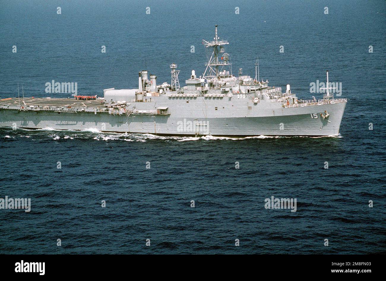 A starboard view of the amphibious transport dock USS PONCE (LPD 15 ...