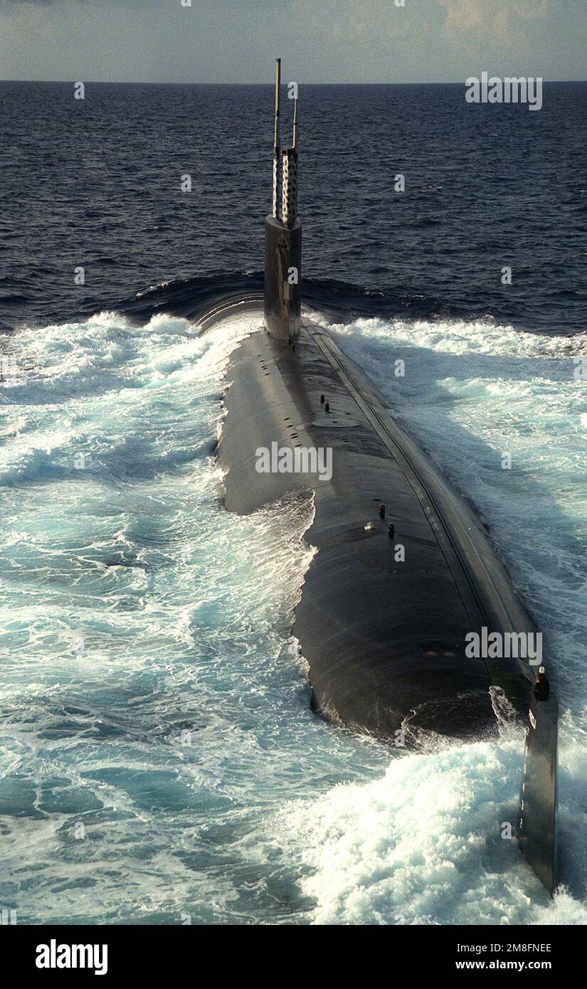 A port quarter view of the nuclear-powered attack submarine USS ...