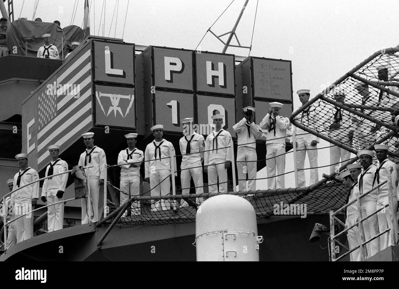 Crew amphibious assault ship Black and White Stock Photos & Images - Alamy