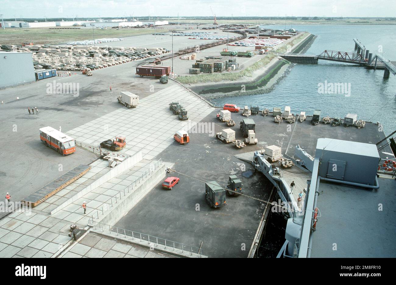 Flushing vehicle hi-res stock photography and images - Alamy