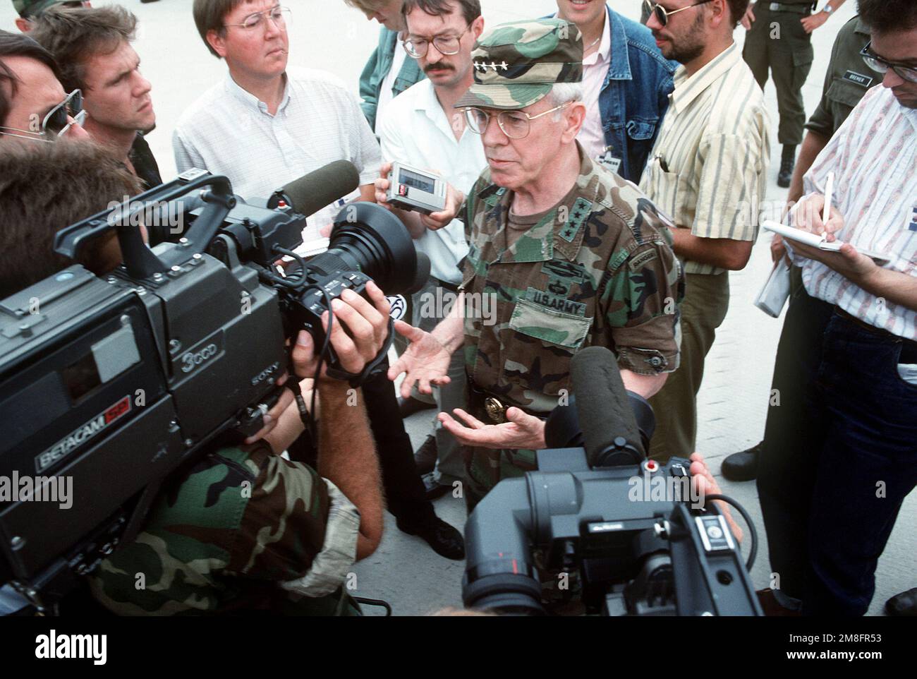 Amsterdam journalists hi-res stock photography and images - Alamy