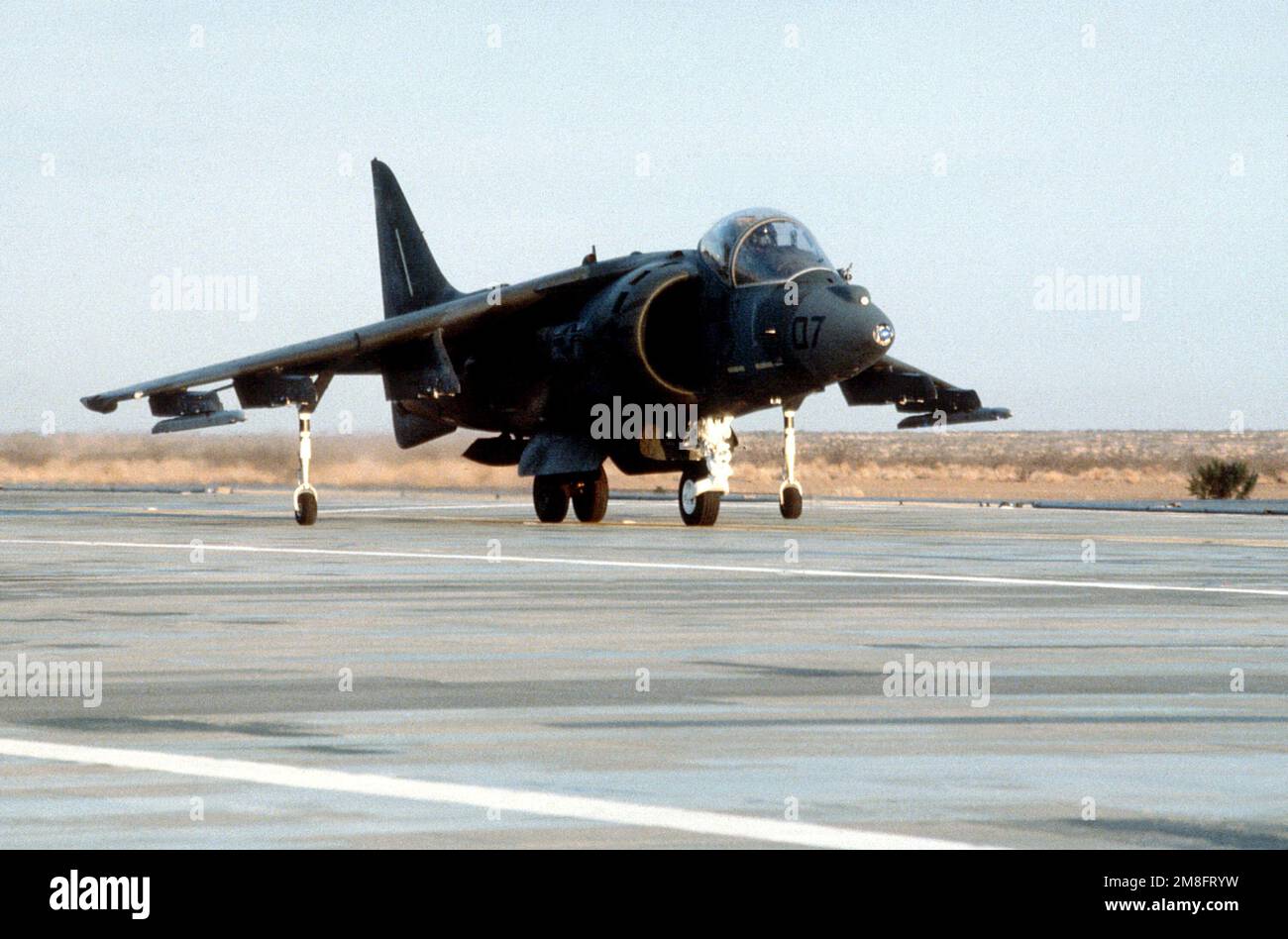 Av 8b night attack harrier ii hi-res stock photography and images - Alamy