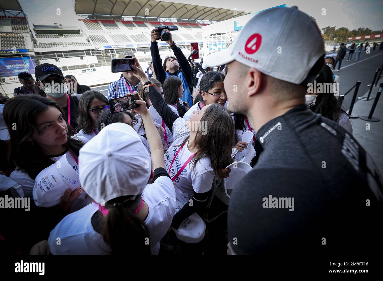 Girls on track tour en Pit Lane during the 2023 Mexico City ePrix, 1st ...