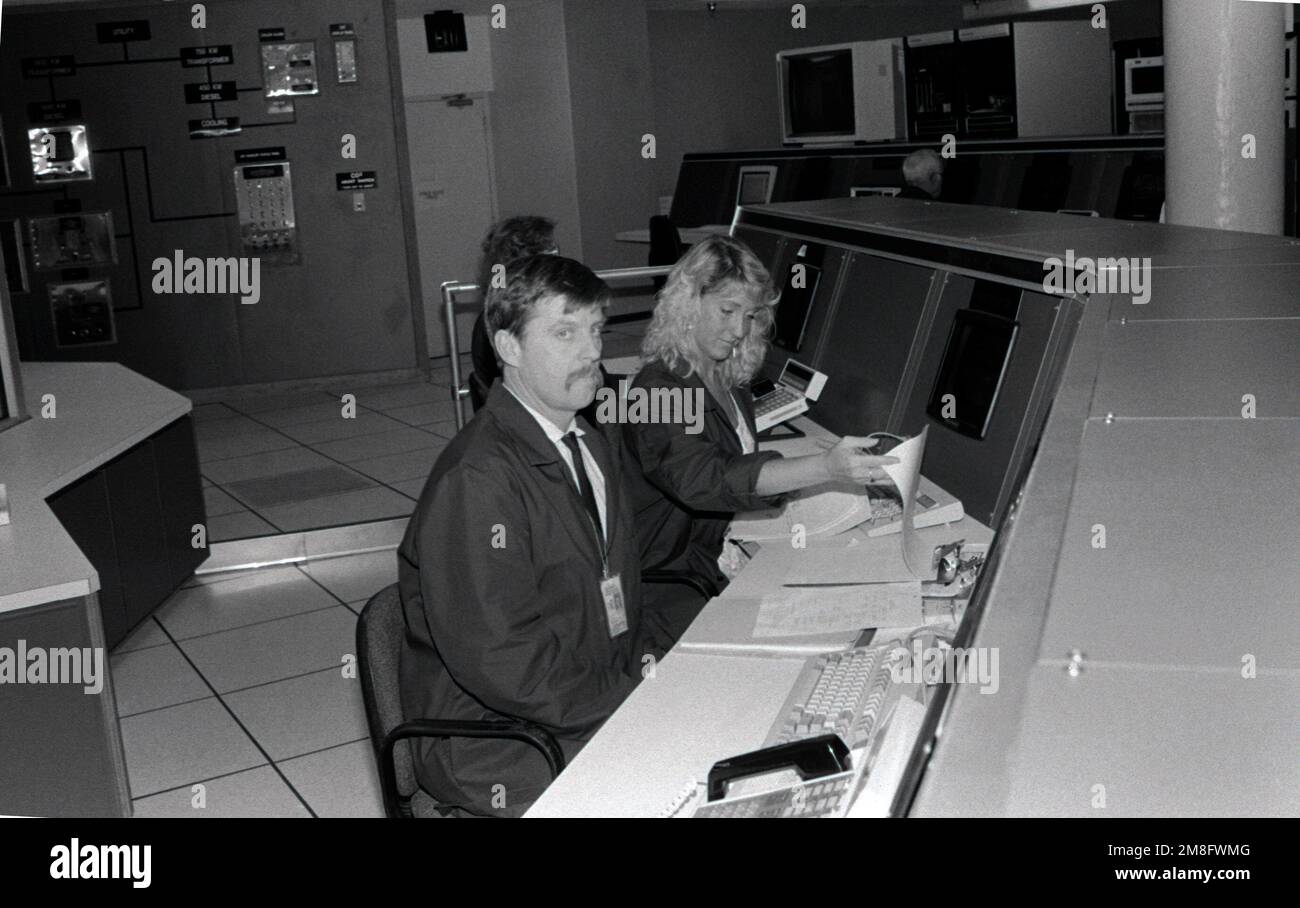Naval computer and telecommunications station hi-res stock photography ...