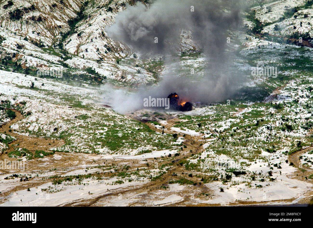 Mount pinatubo eruption 1991 hi-res stock photography and images - Alamy