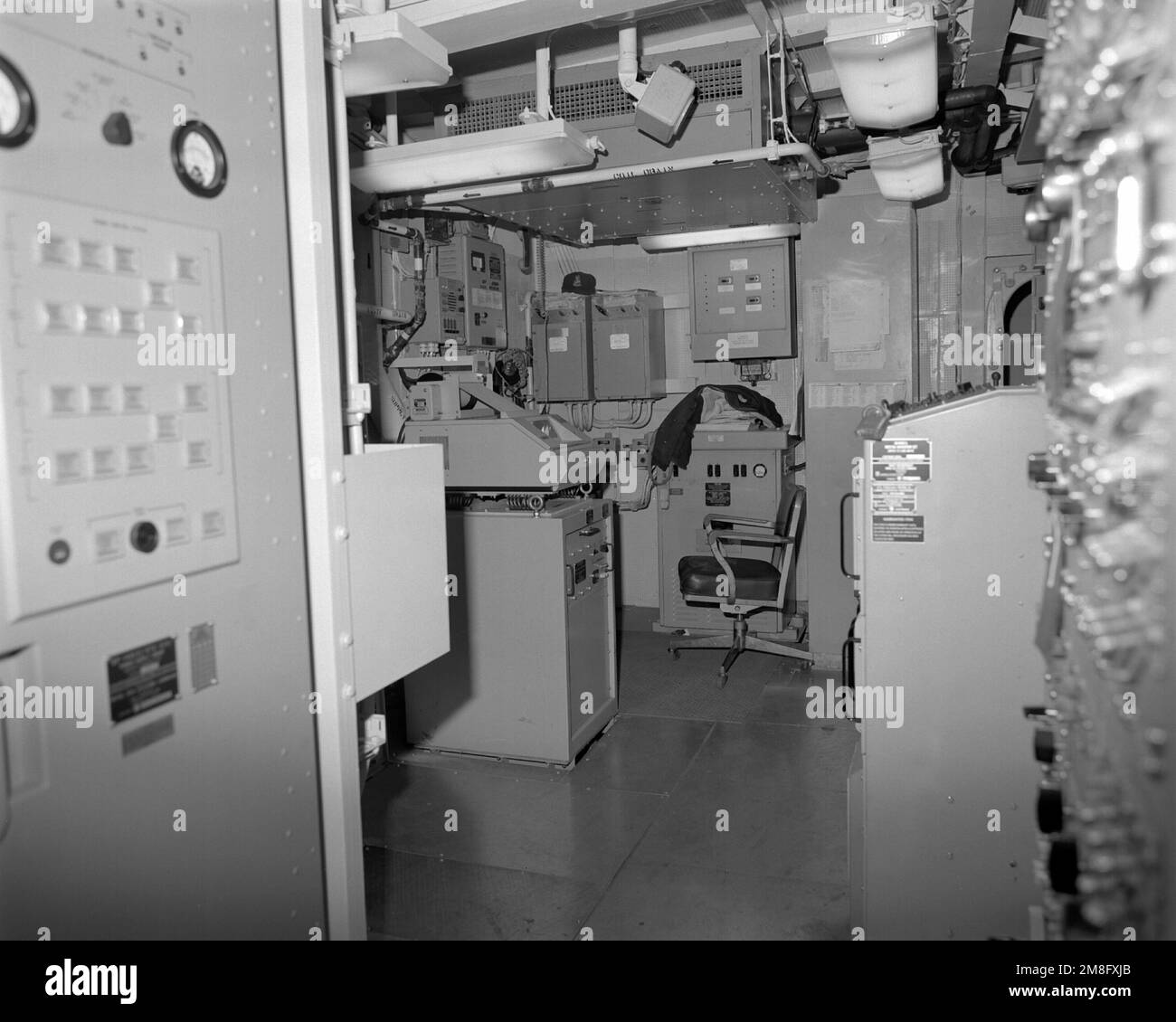 The interior communications (IC) and gyro room No. 1, Compartment 2-127 ...