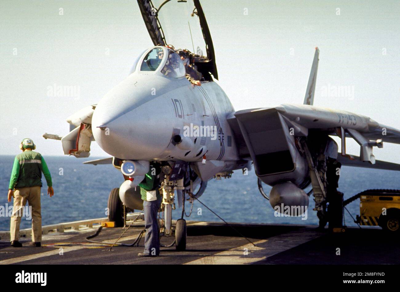 F 14b hi-res stock photography and images - Alamy