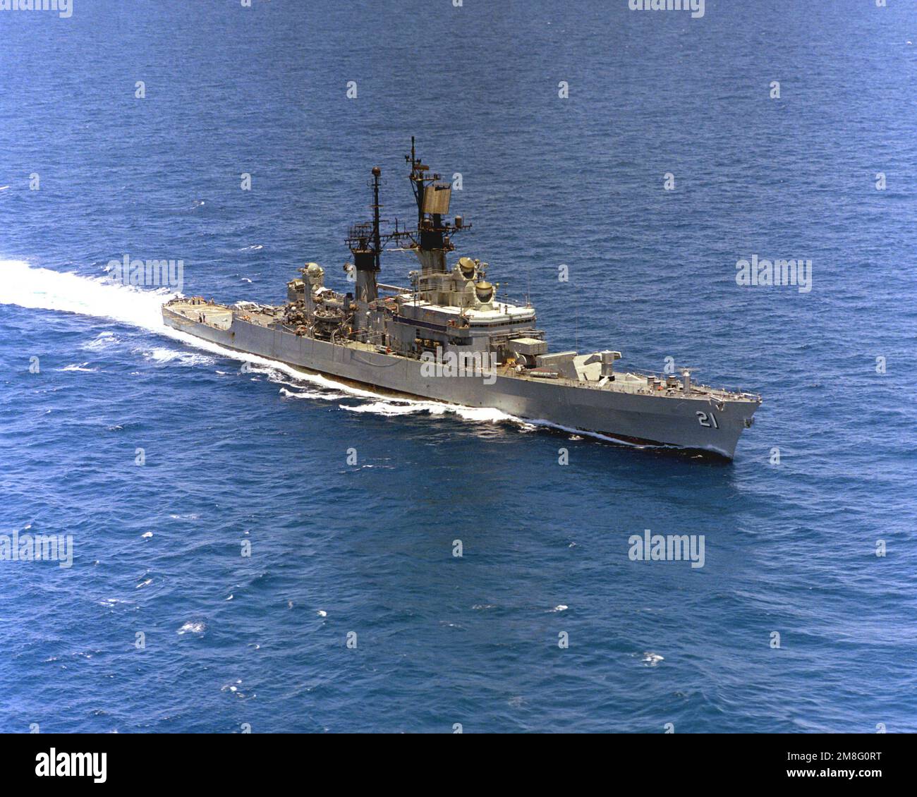 A starboard bow view of the guided missile cruiser USS GRIDLEY (CG-21 ...