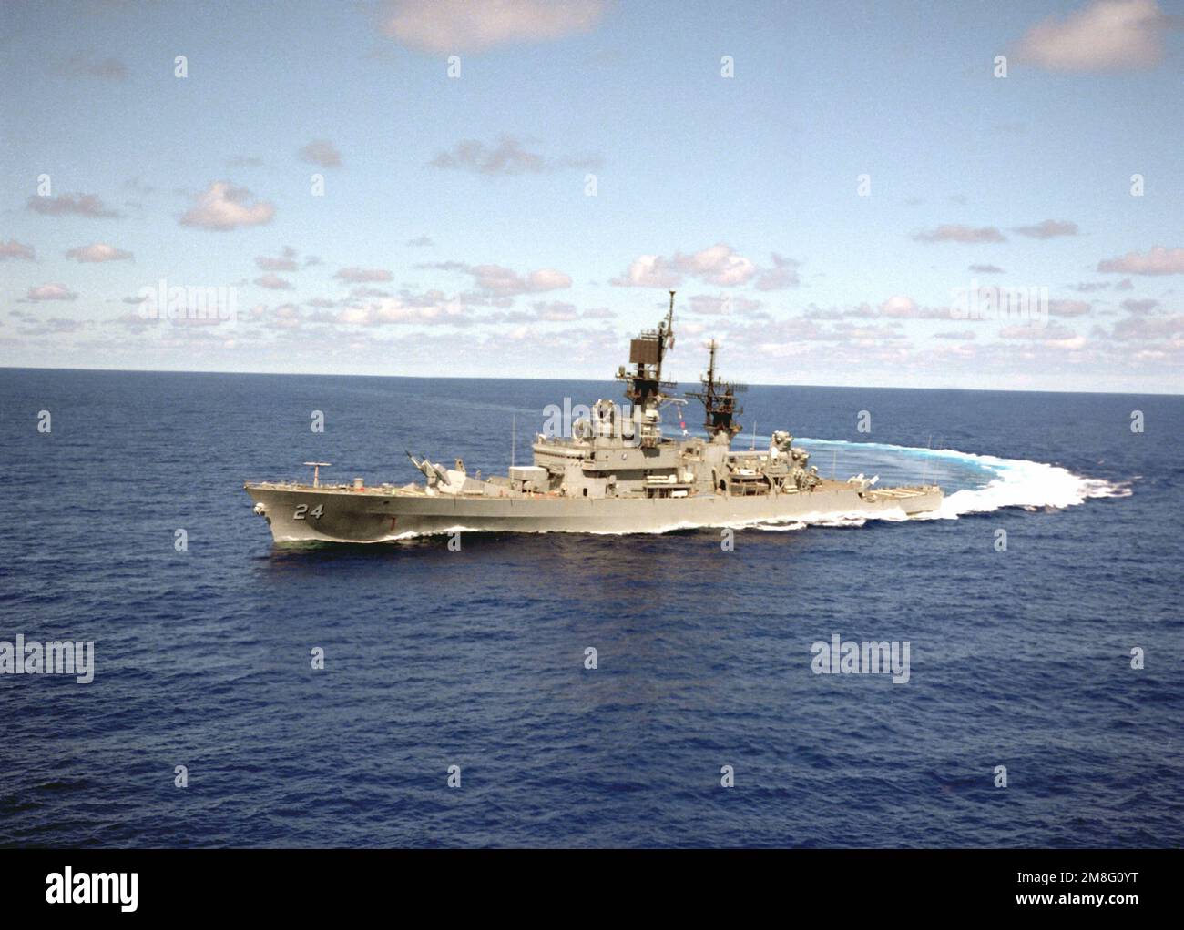 A port bow view of the guided missile cruiser USS REEVES (CG-24 ...