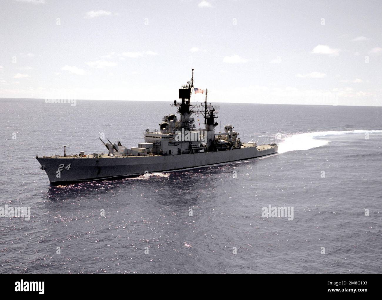 A port bow view of the guided missile cruiser USS REEVES (CG-24 ...
