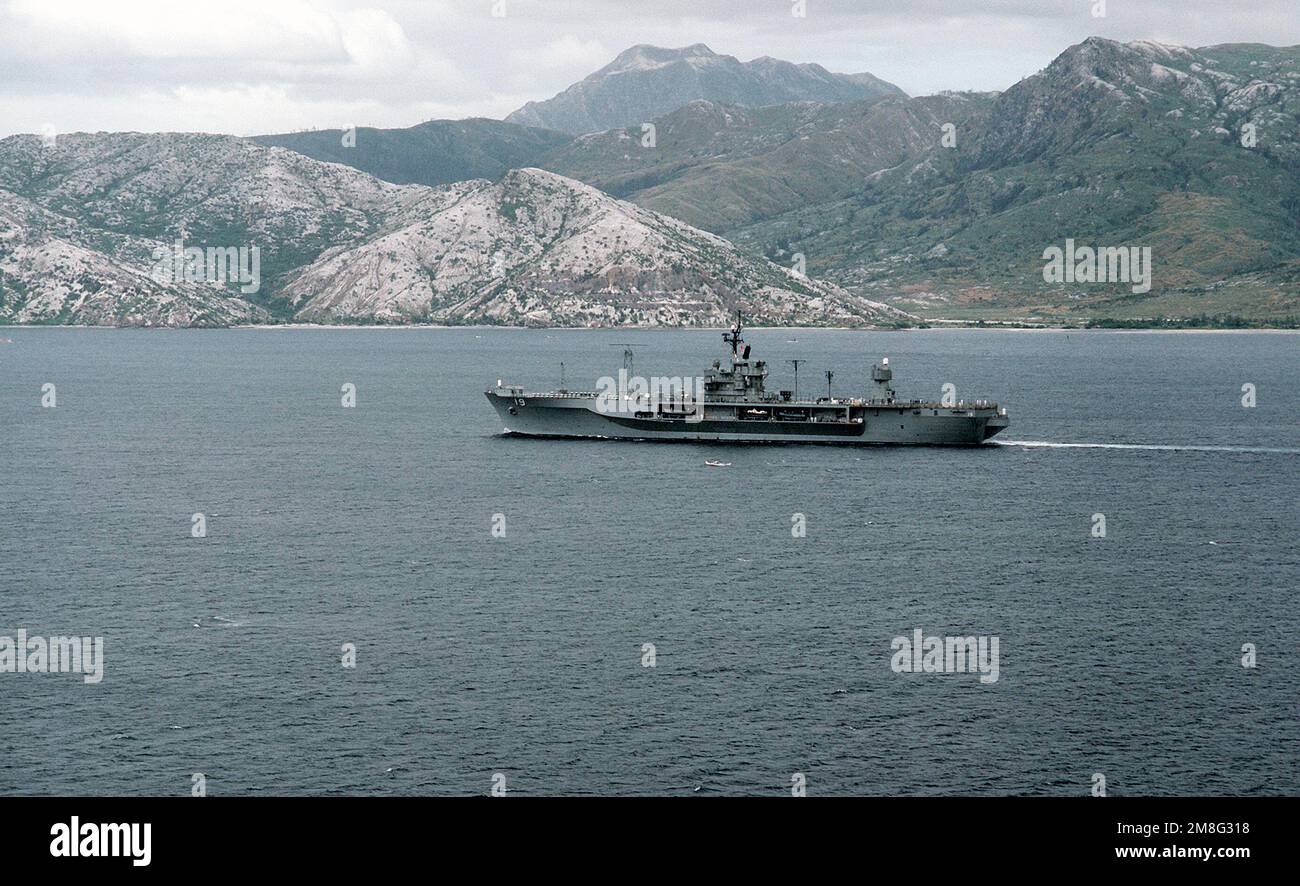 A port beam view of the amphibious command ship USS BLUE RIDGE (LCC-19 ...