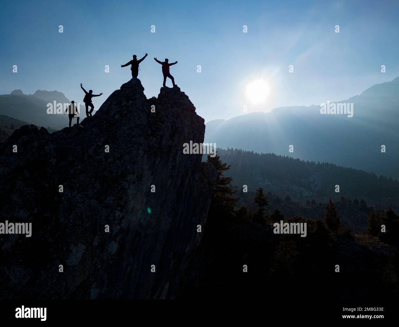 Jagged cliff hi-res stock photography and images - Alamy