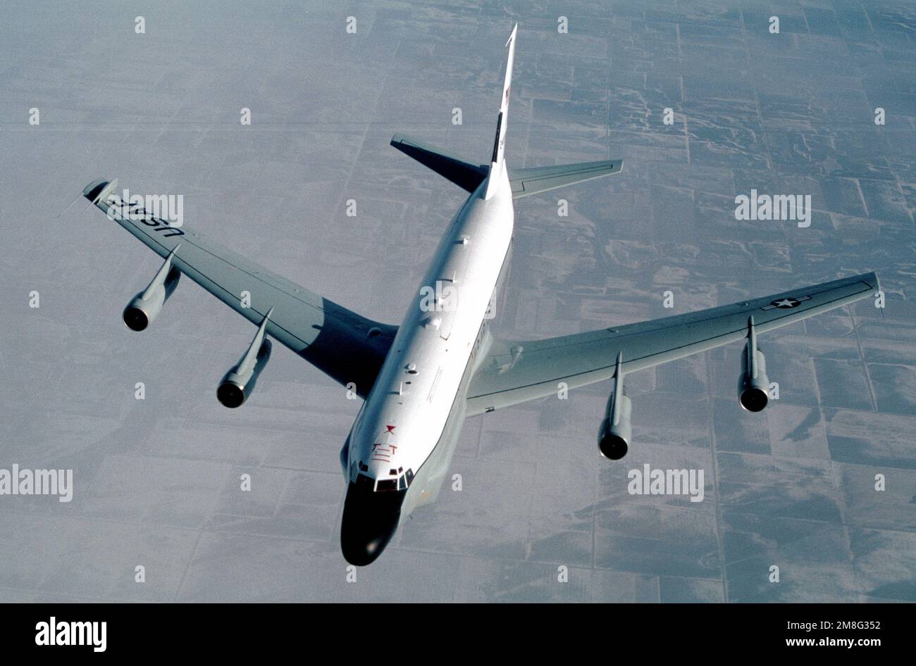An in-flight overhead view of an RC-135W Stratolifter advanced airborne ...