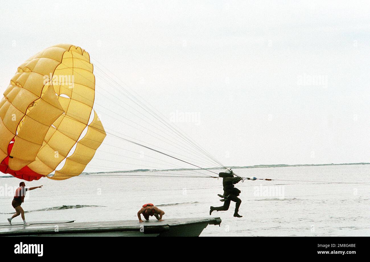 Naval para hi-res stock photography and images - Alamy