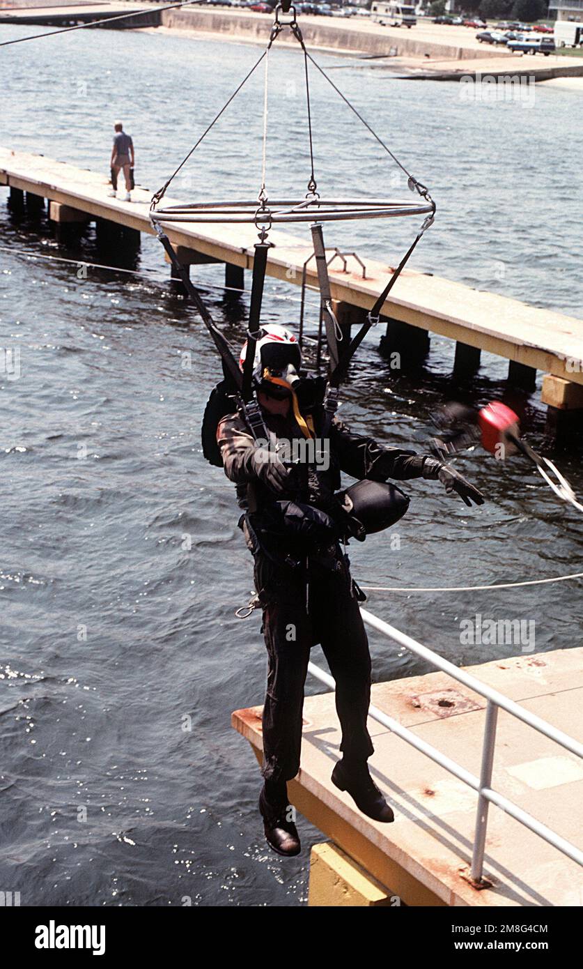 Parachute water survival training hi-res stock photography and images ...