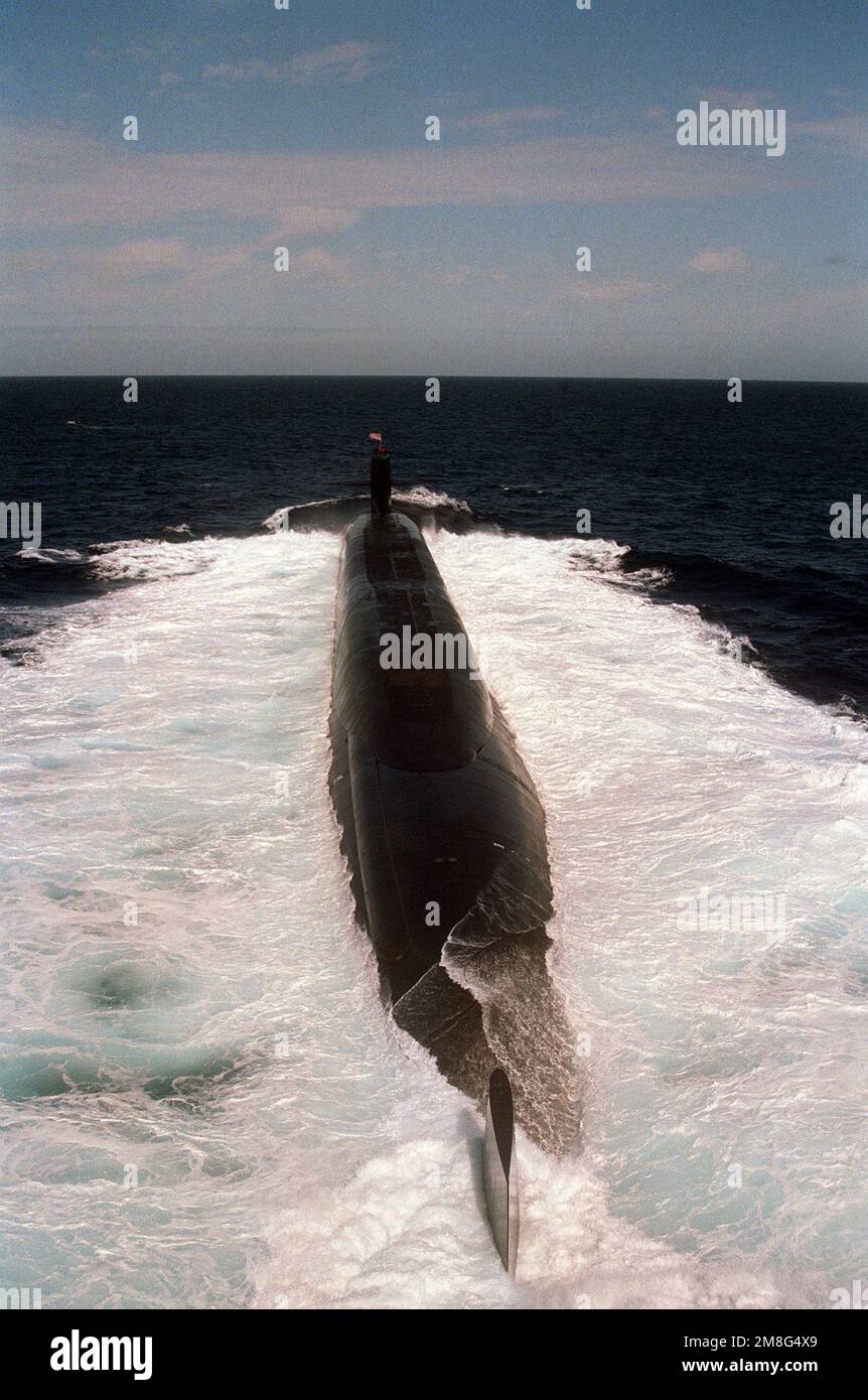 An stern-to-bow view of the U.S. Navy's newest nuclear-powered ...