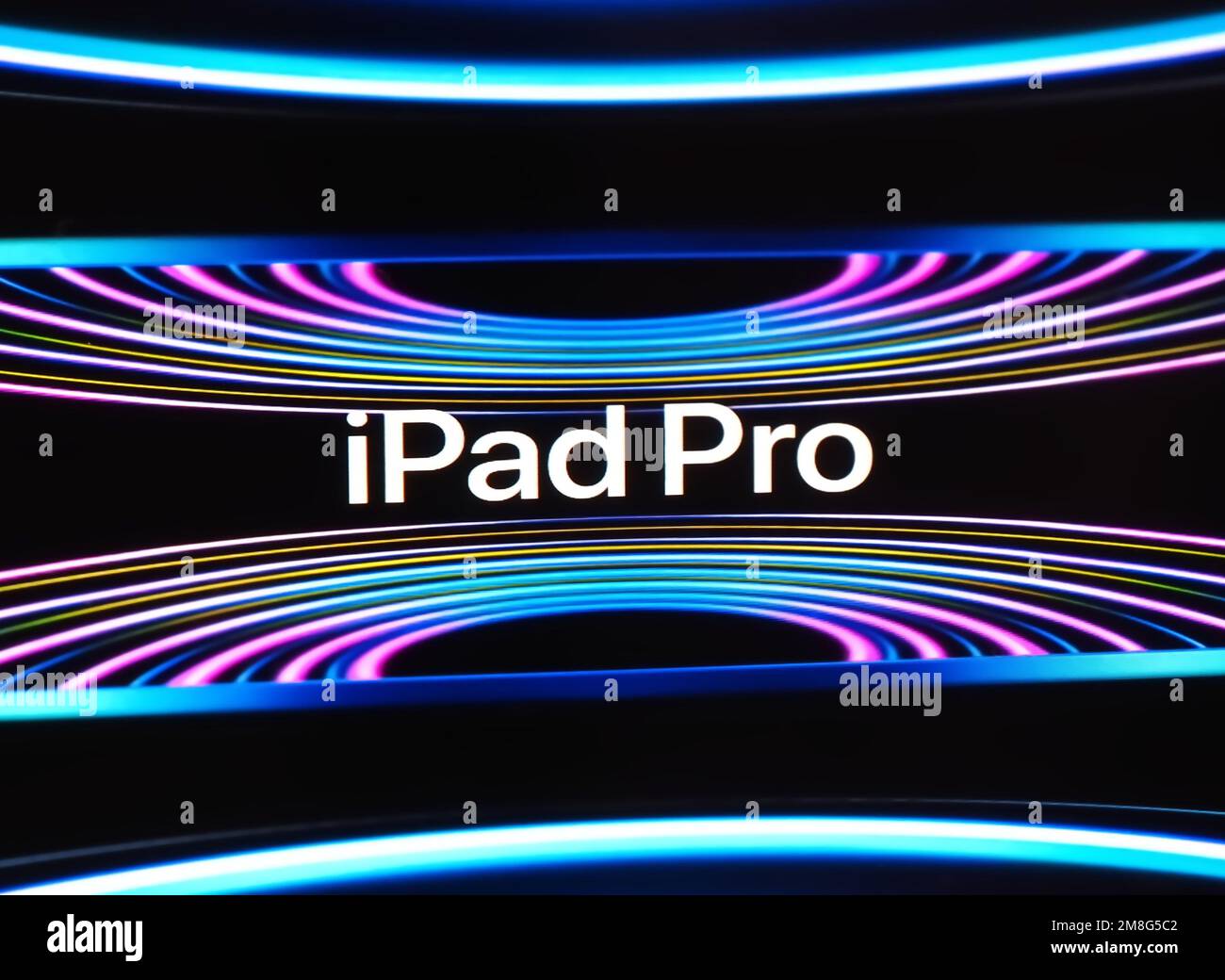 Apple logo screen saver hi-res stock photography and images - Alamy