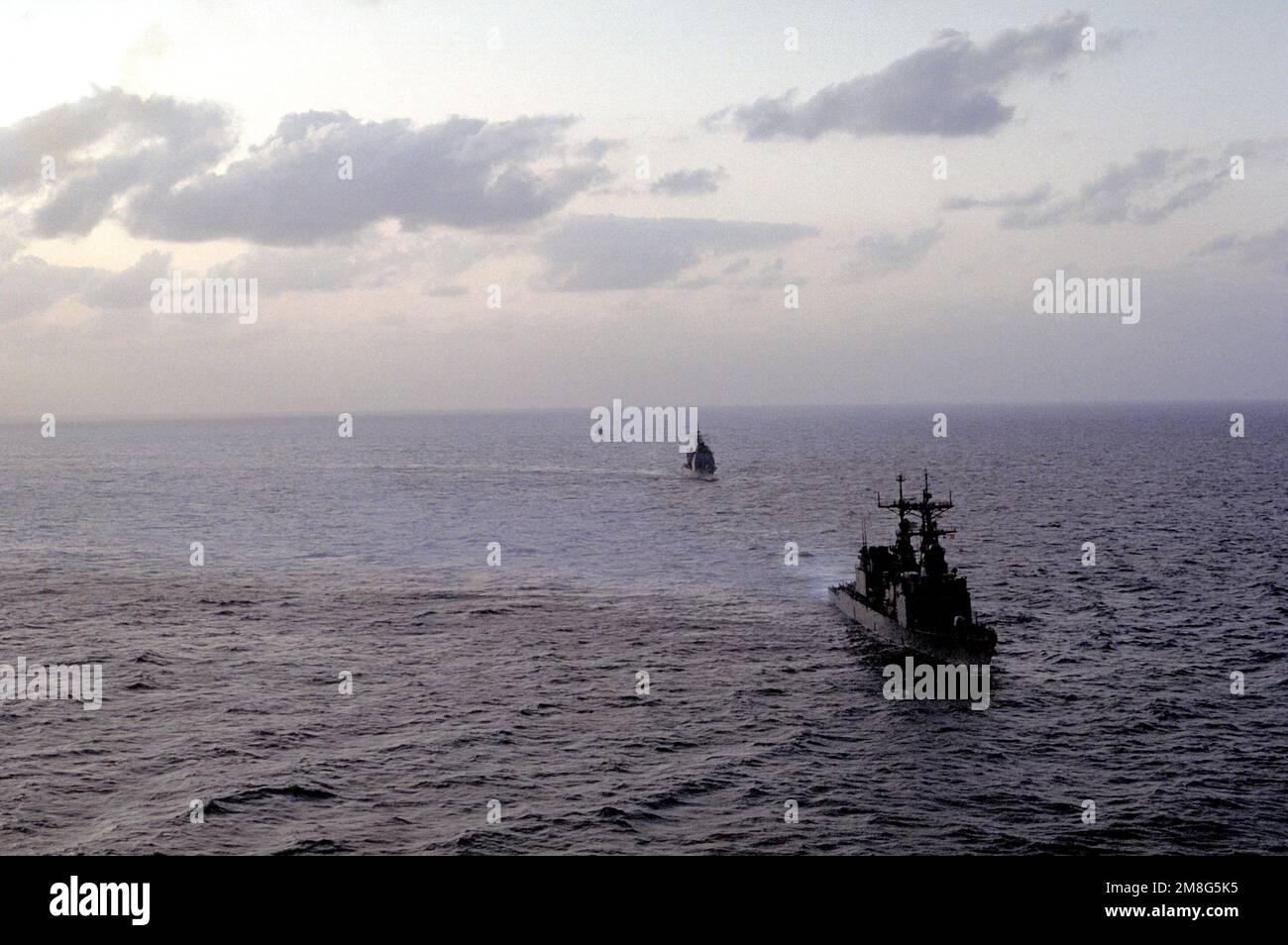 Uss arthur w hi-res stock photography and images - Alamy