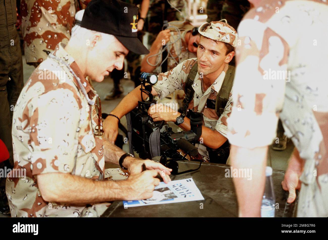 Entertainers visiting soldiers hi-res stock photography and images - Alamy