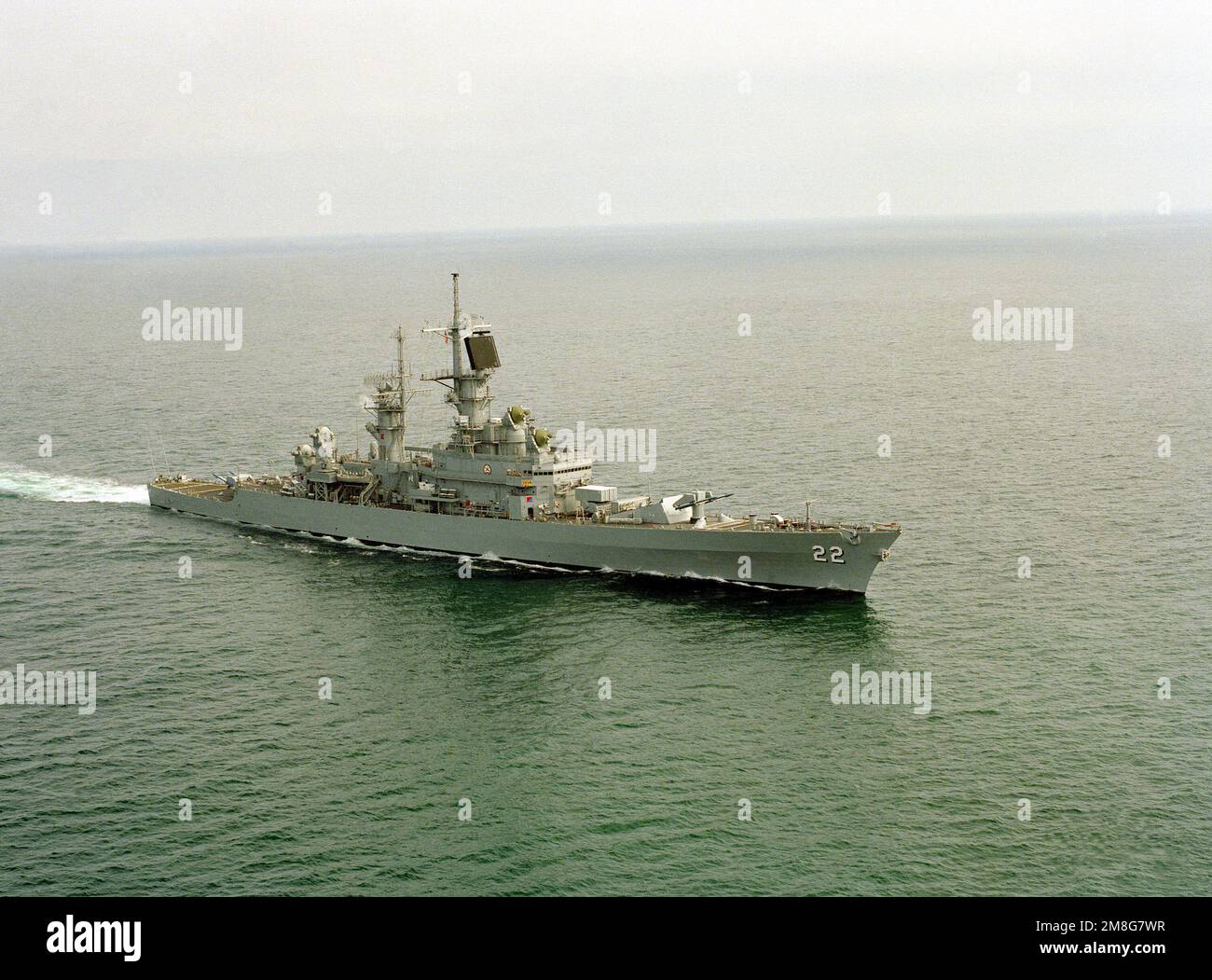 A starboard bow view of the guided missile cruiser USS ENGLAND (CG 22 ...