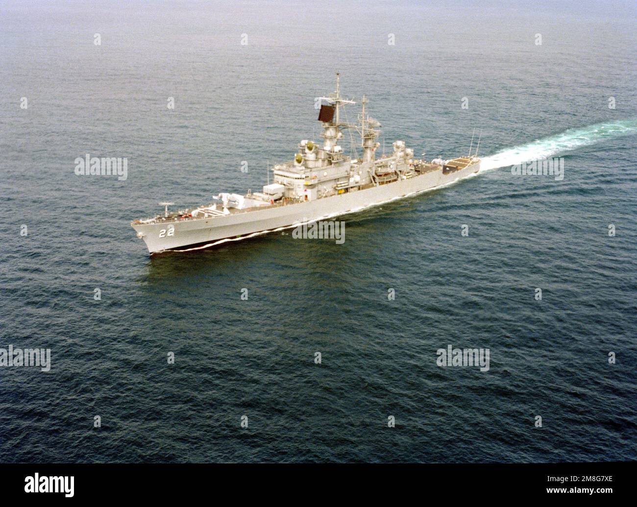A port bow view of the guided missile cruiser USS ENGLAND (CG 22 ...