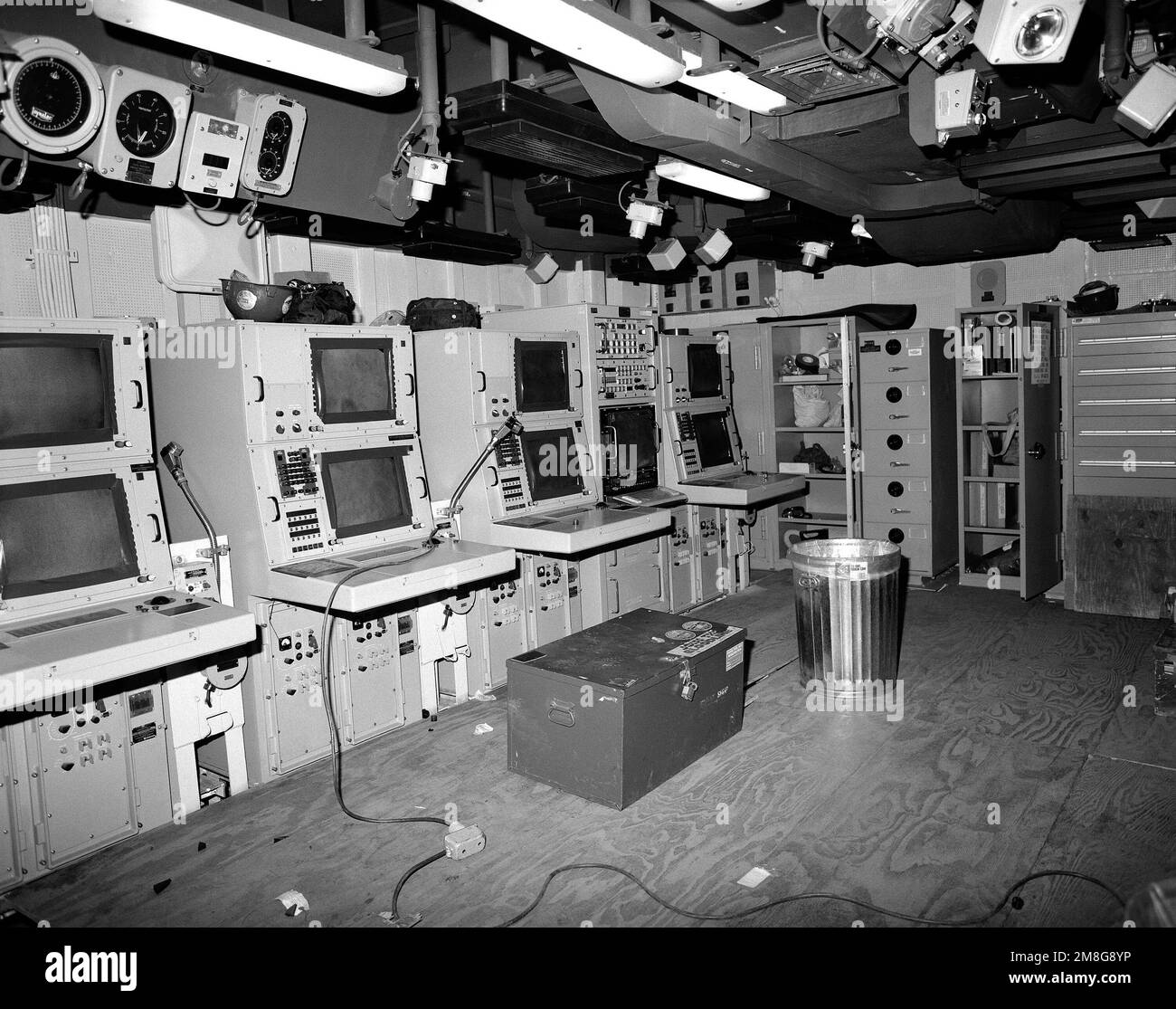 The sonar control room on the guided missile curiser LAKE ERIE (CG 70 ...