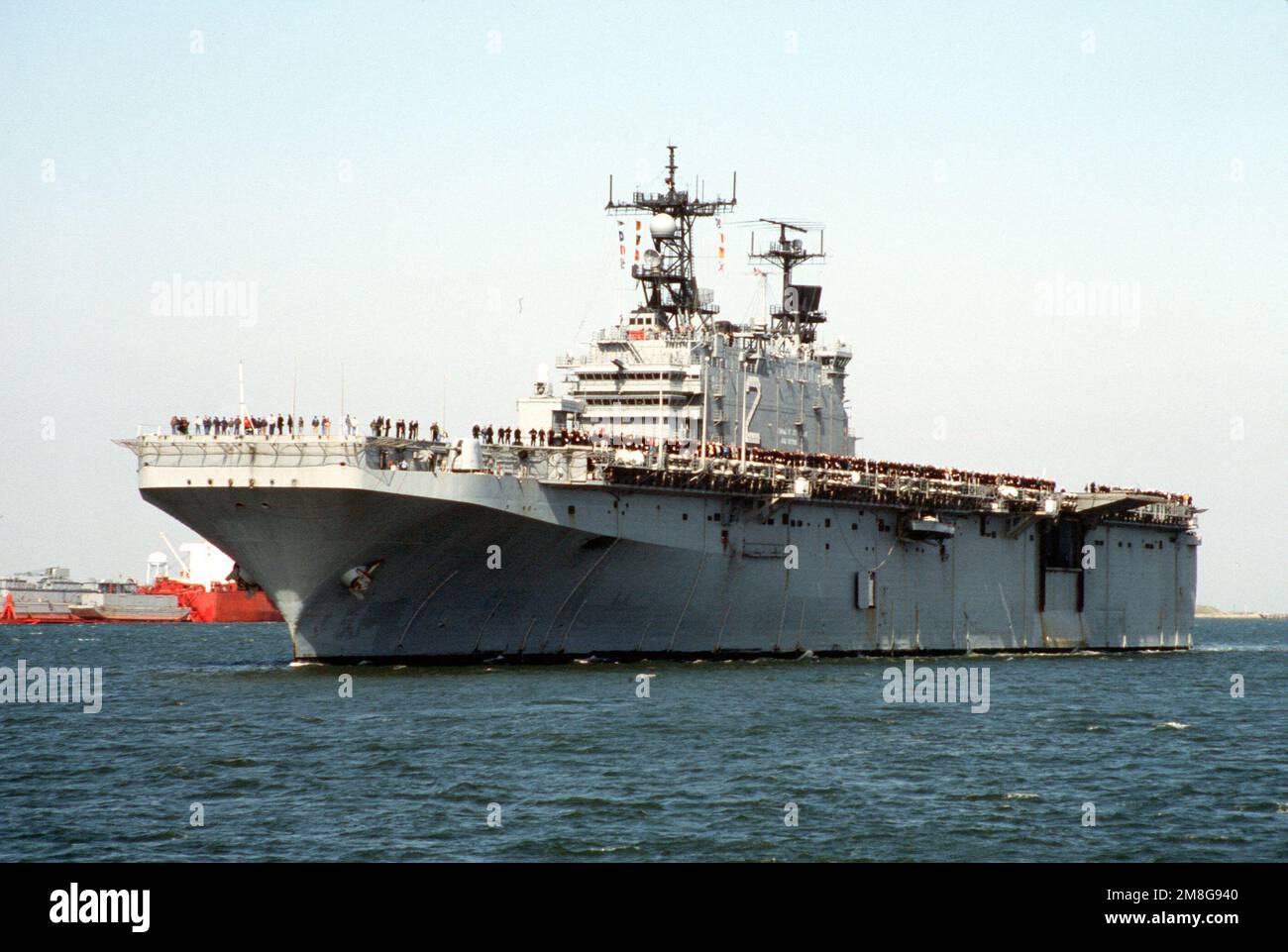 A port bow view of the amphibious assault ship USS SAIPAN (LHA-2 ...