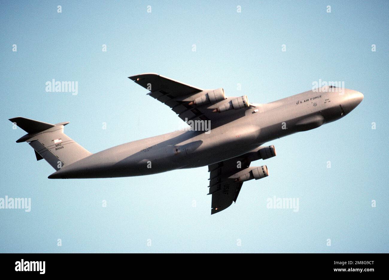 75th airlift squadron hi-res stock photography and images - Alamy