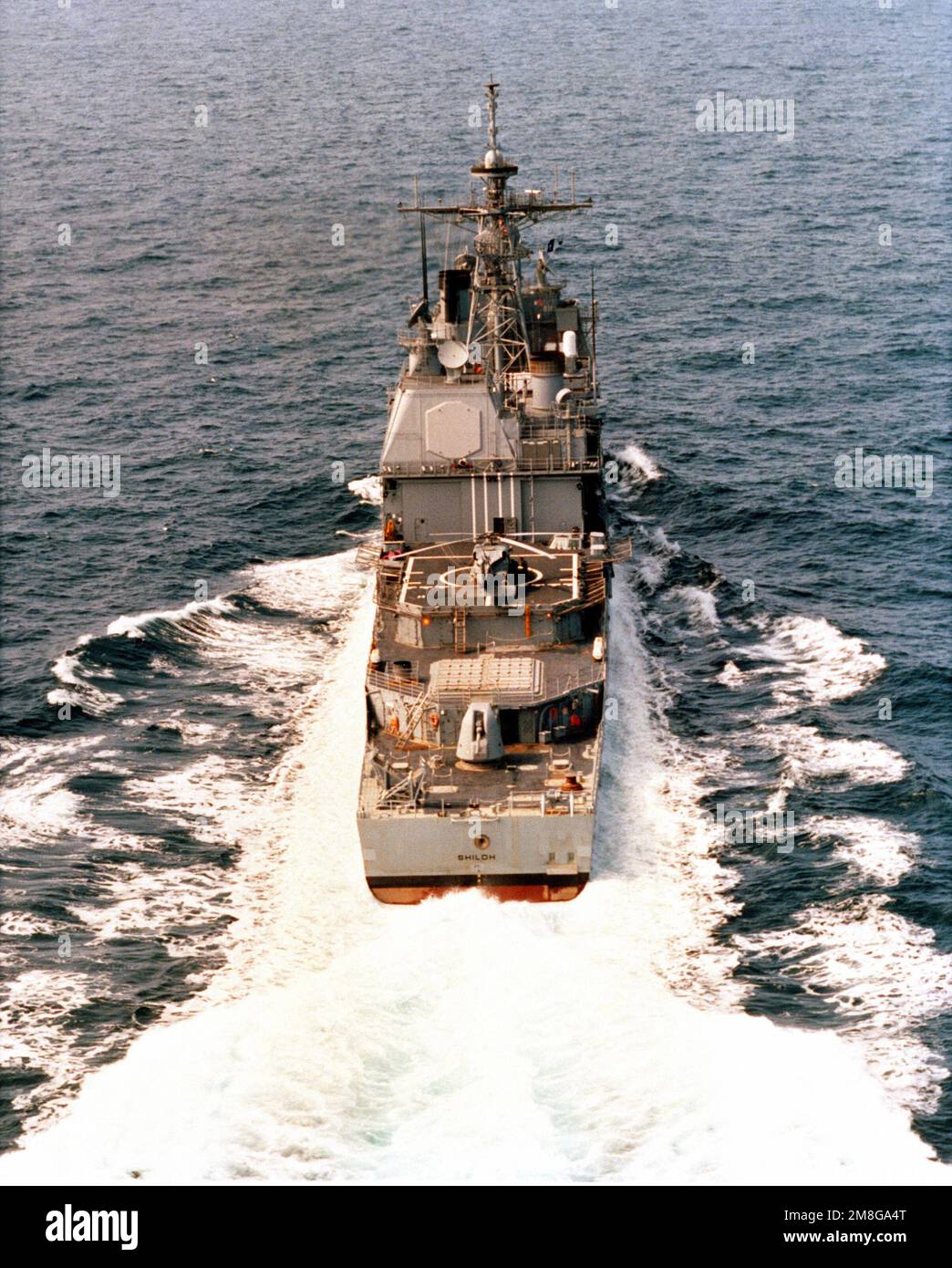 A stern view of the guided missile cruiser USS SHILOH (CG 67) during ...