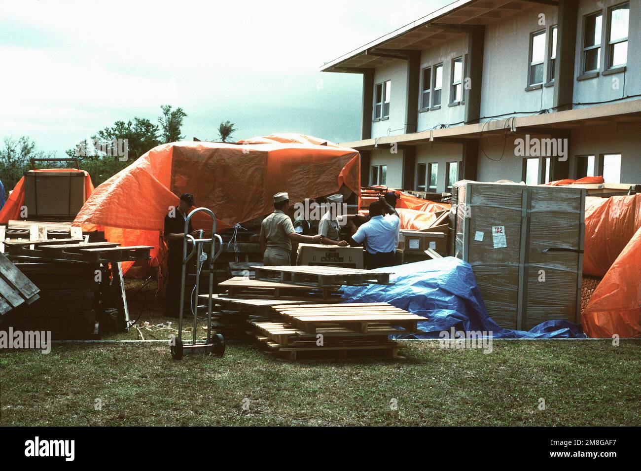 Navy Seabees from Navy Mobile Construction Battalion Four (NMCB-4 ...