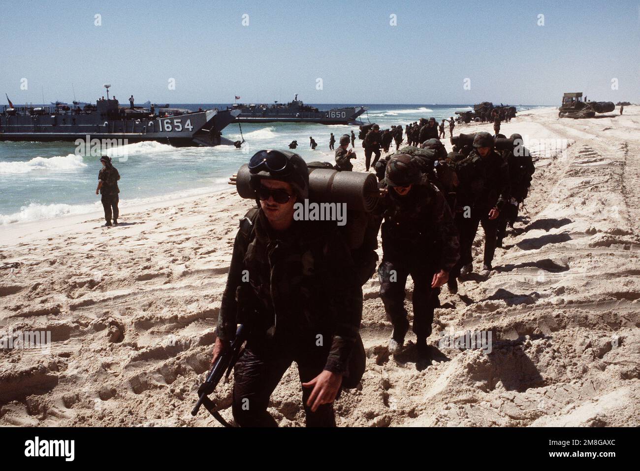 Marines from Alpha Co., 2nd Amphibian Assault Vehicle Bn., 4th Marine ...