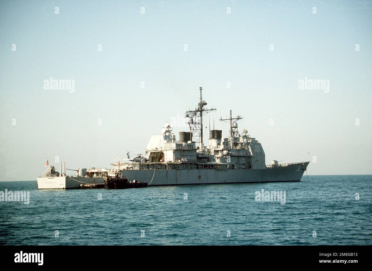 A starboard view of the guided missile cruiser USS BUNKER HILL (CG-52 ...