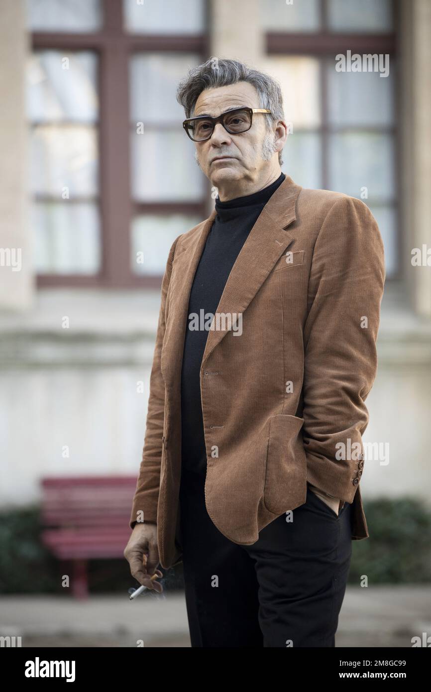 EDUARD FERNANDEZ in GOD'S CROOKED LINES (2022) -Original title: LOS ...