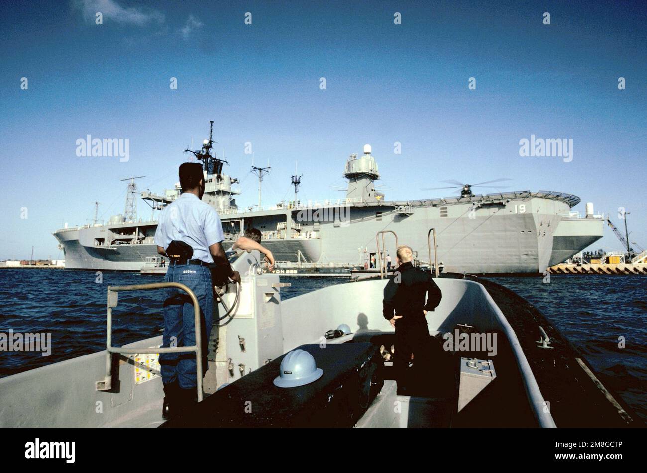 A motor whale boat from the amphibious command ship USS BLUE RIDGE (LCC ...