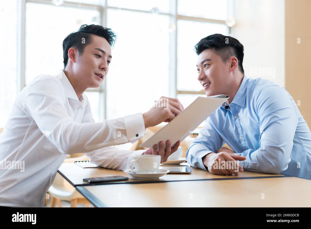 Business communication negotiations Stock Photo - Alamy