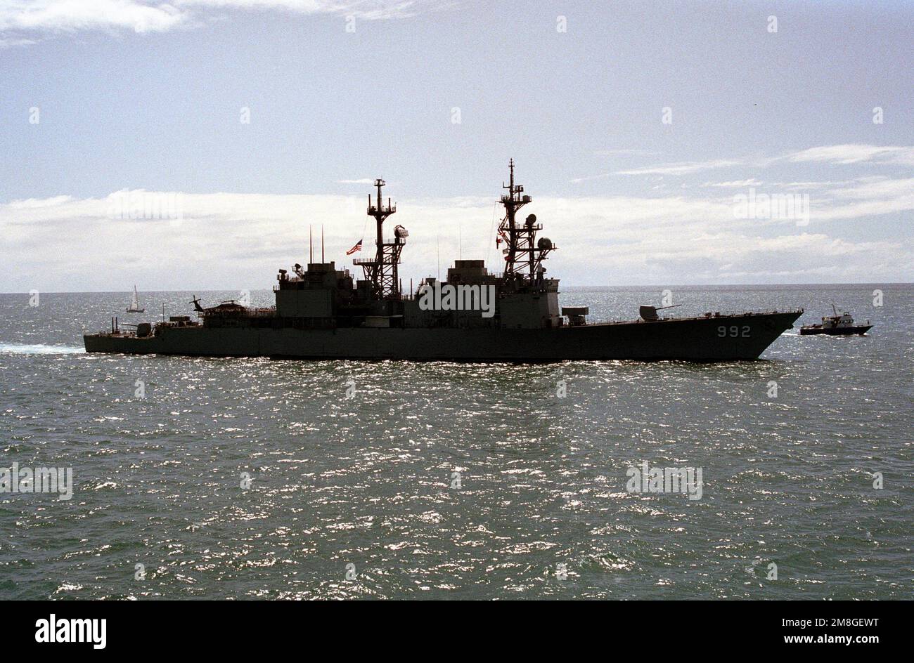 A starboard view of the destroyer USS FLETCHER (DD-992) underway as ...