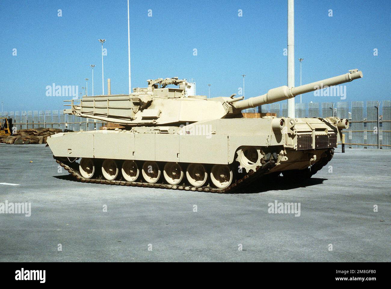 An M-1A1 Abrams main battle tank deployed during Operation Desert ...