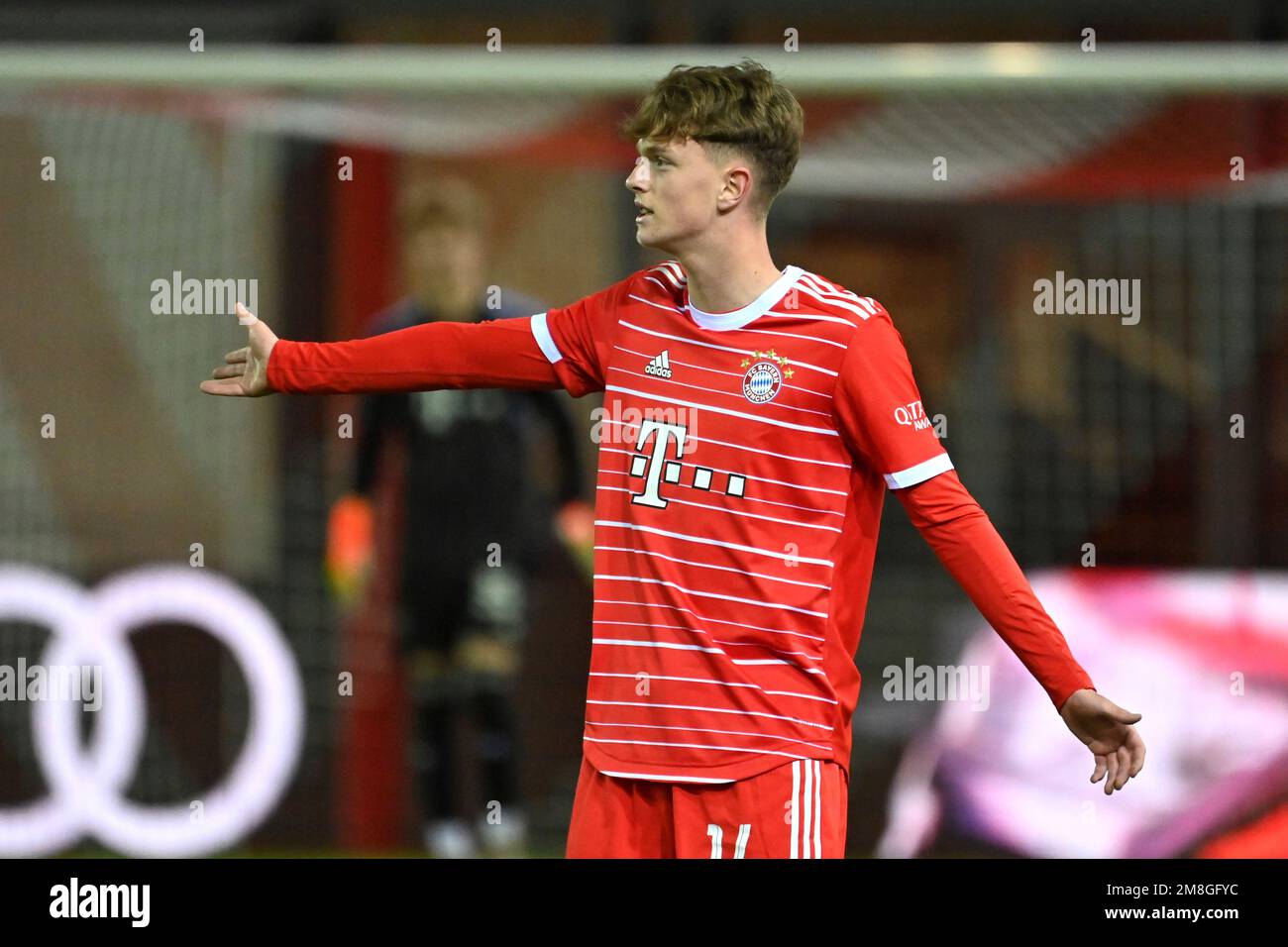 Paul WANNER (FC Bayern Munich), gesture, gives instructions, action, single image, cut single ...