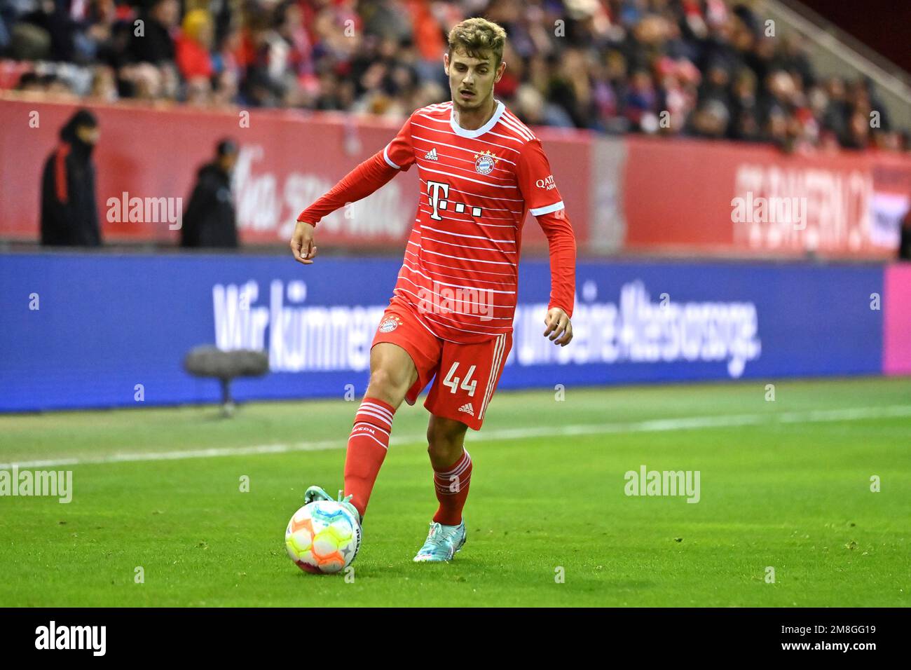 Josip STANISIC (FC Bayern Munich), action, single action, single image, cut out, full body shot ...