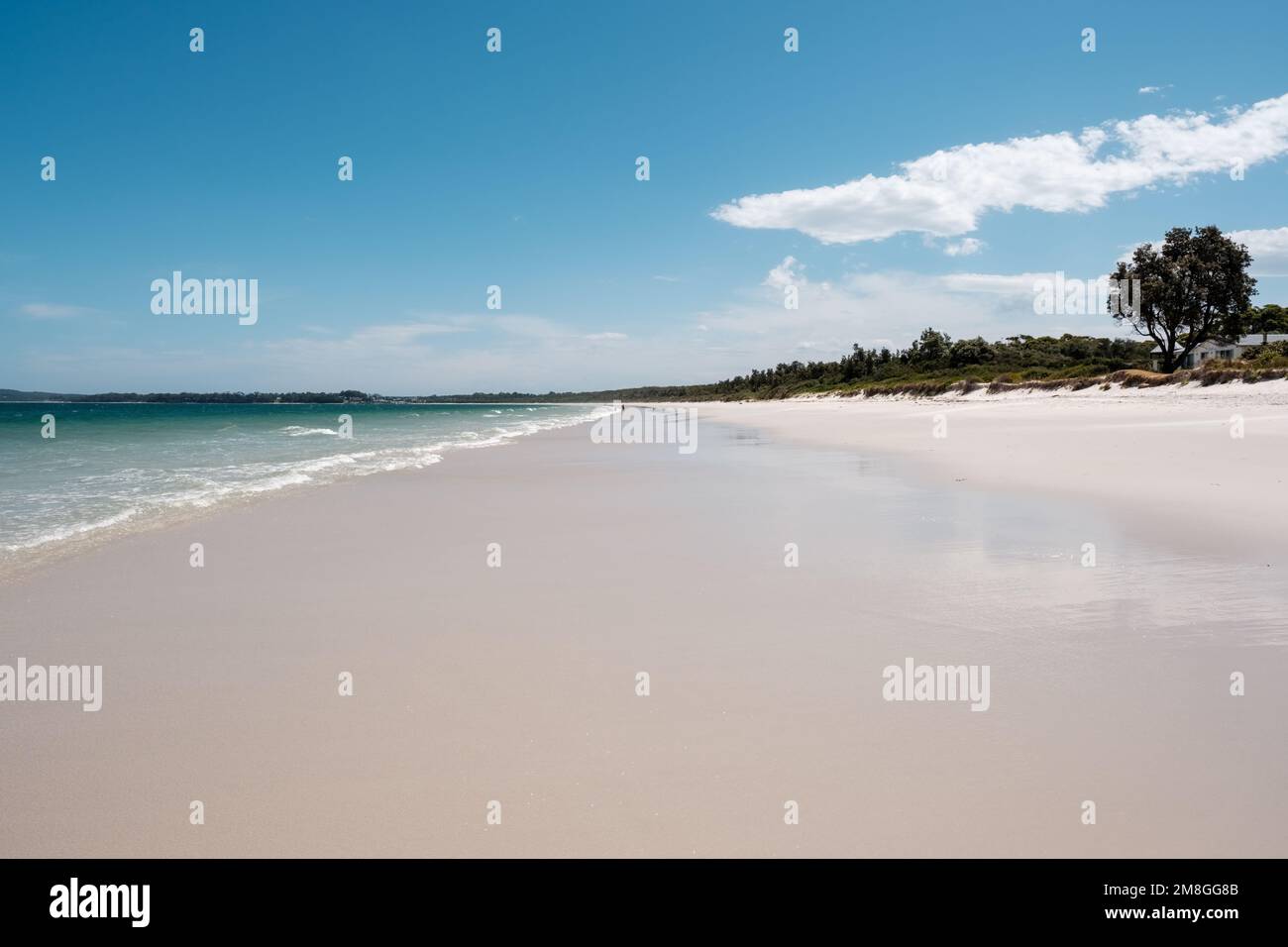 The beautiful white sand and turquoise Pacific Ocean at Callala beach ...