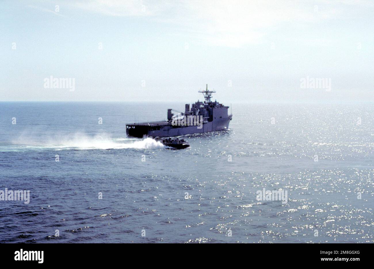Dock landing ship uss ashland lsd 48 hi-res stock photography and ...