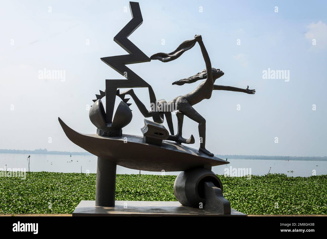 Artistic Sculpture beauty at Vaikom backwater public beach, at Kerala ...