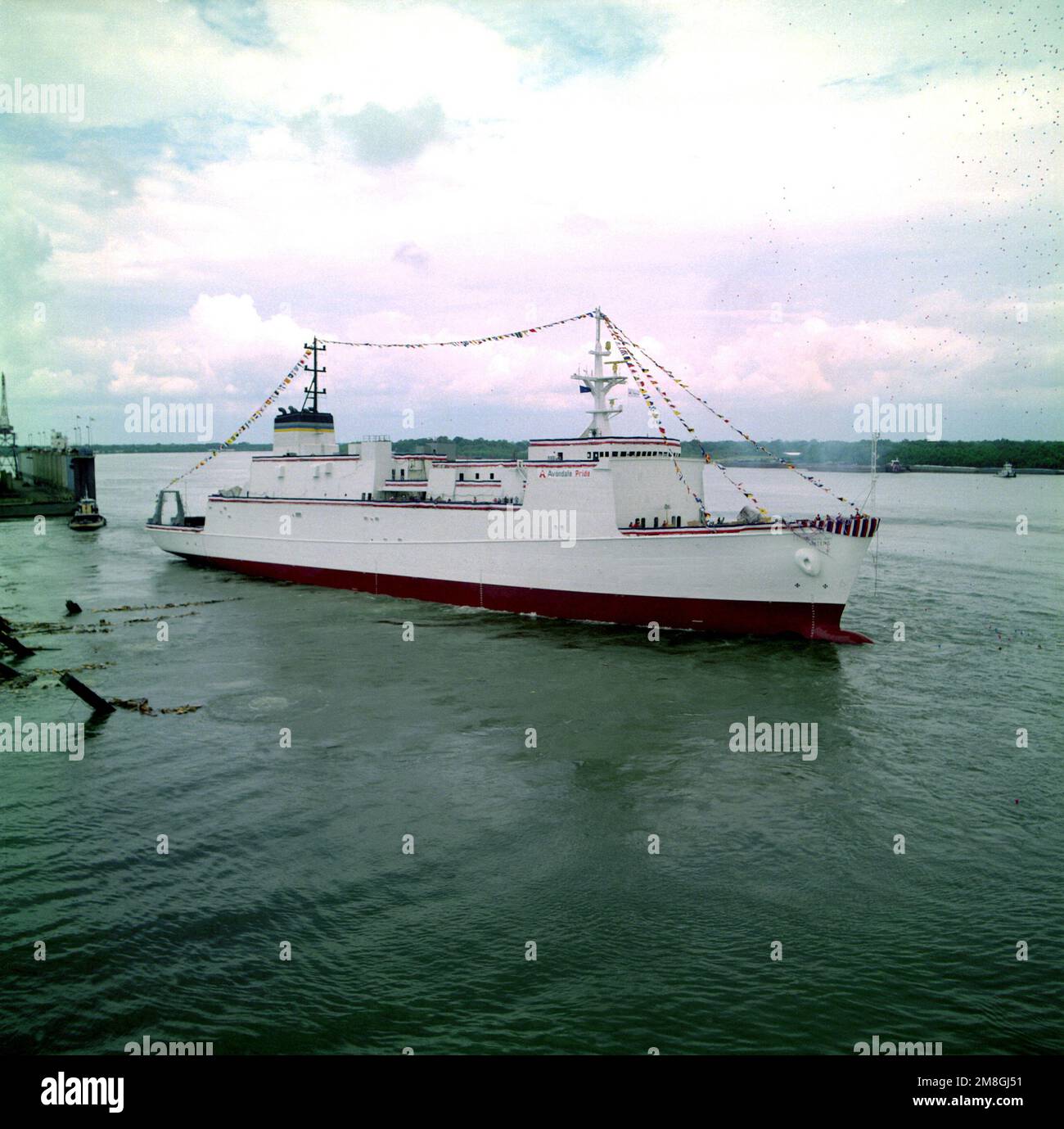 A starboard bow view of the surveying ship USNS WATERS (T-AGS-45 ...