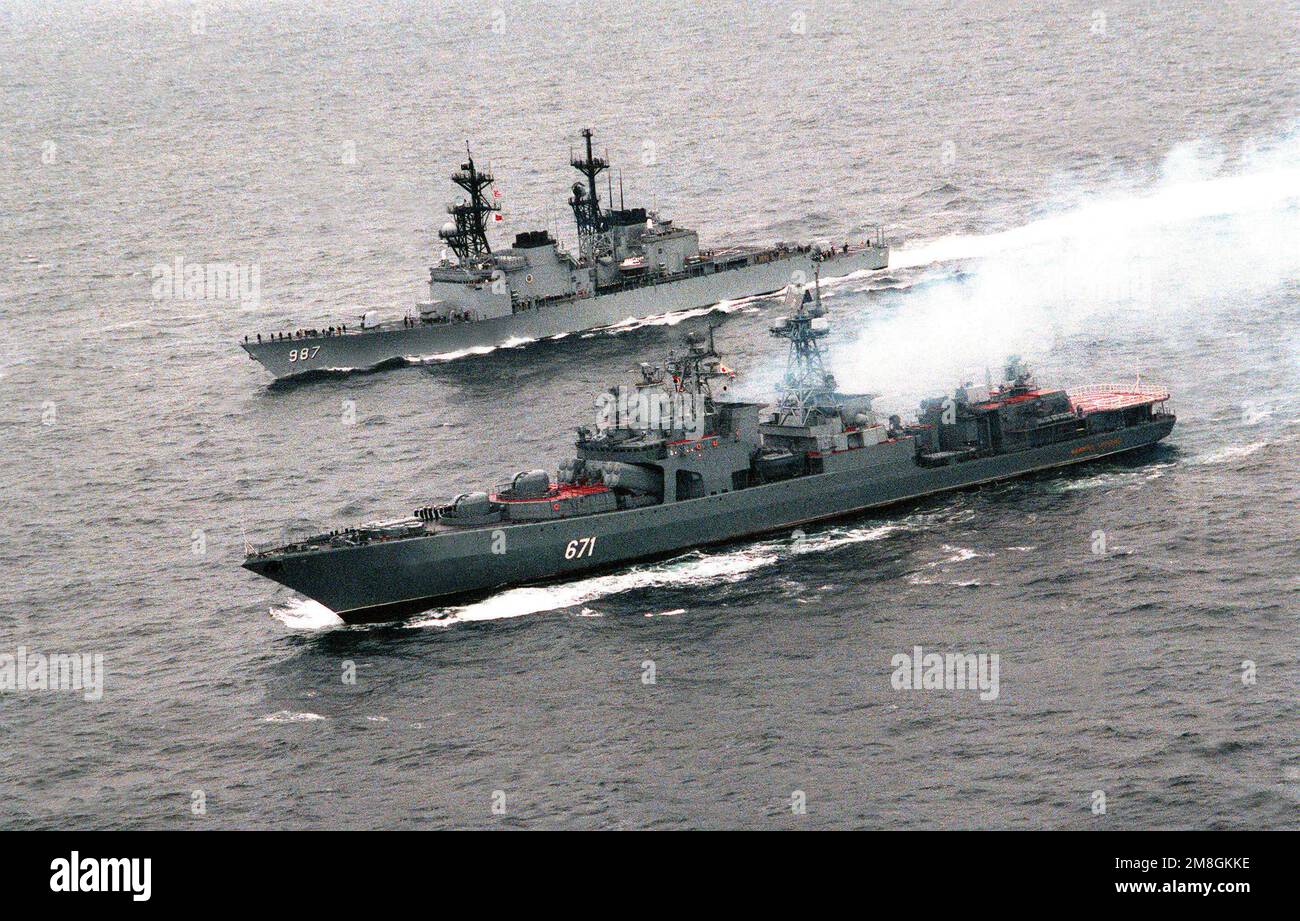 A port bow view of the Russian guided missile destroyer ADMIRAL ...