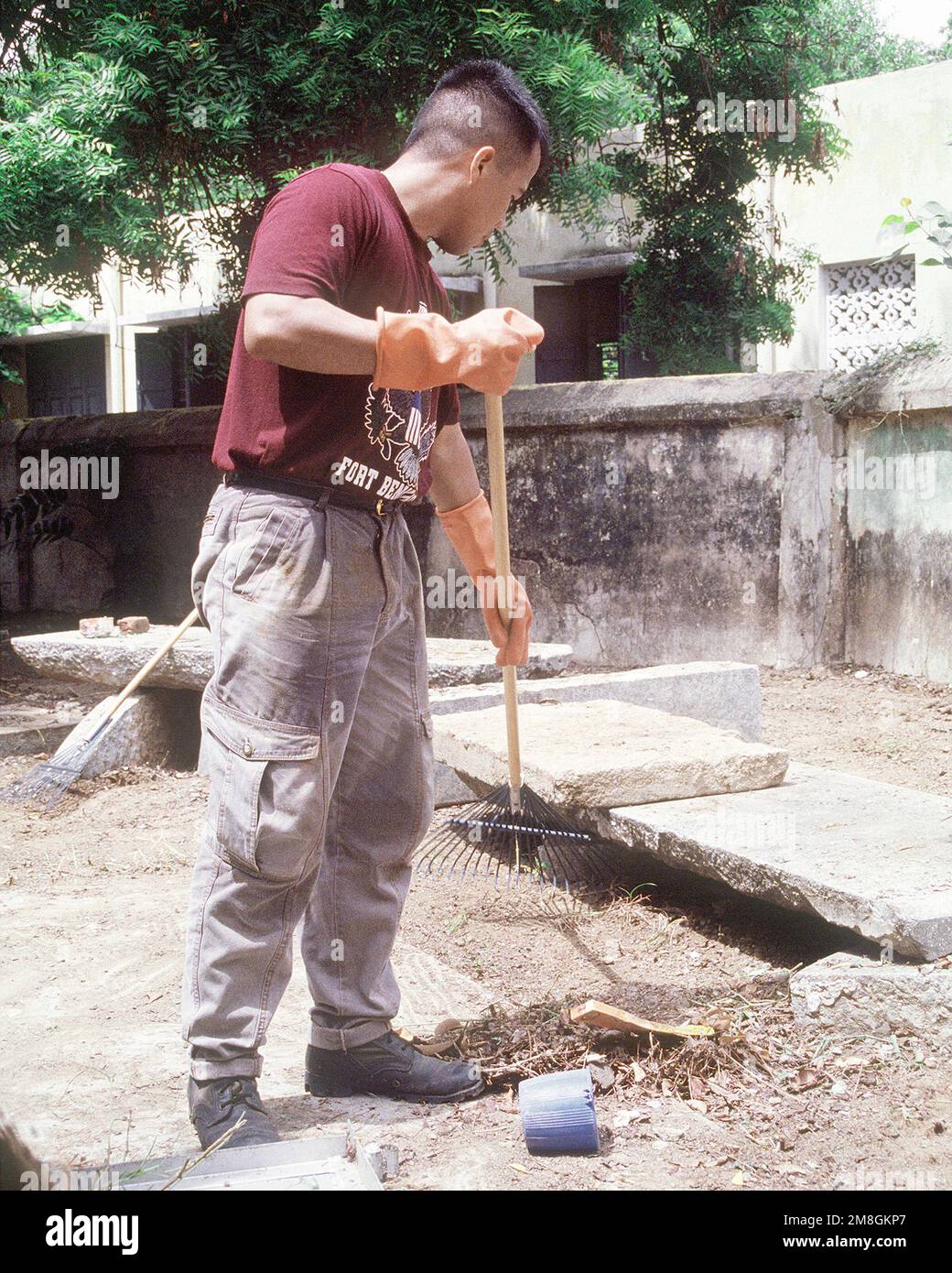 Crew from uss blue ridge hi-res stock photography and images - Alamy