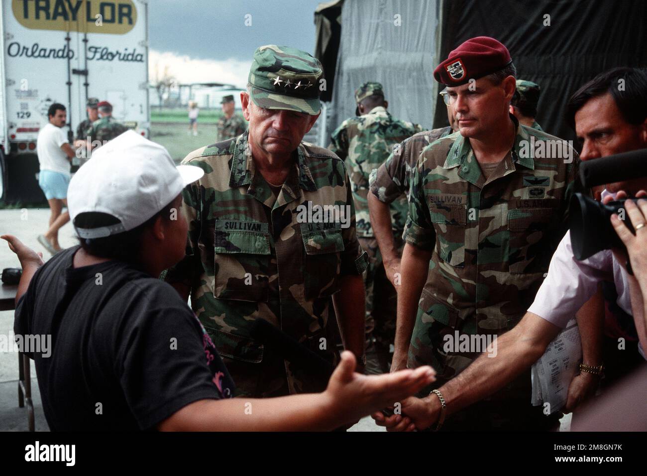 Drive in august on country hi-res stock photography and images - Alamy
